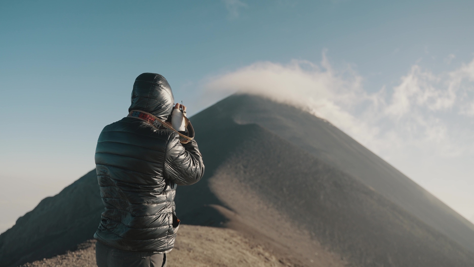 Fuego Volcano Hiker 10 (4024) Video - YouWorkForThem